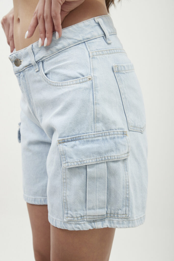 Bermuda Cargo Celeste Tiro Medio – LEVY CELESTE – BWhite